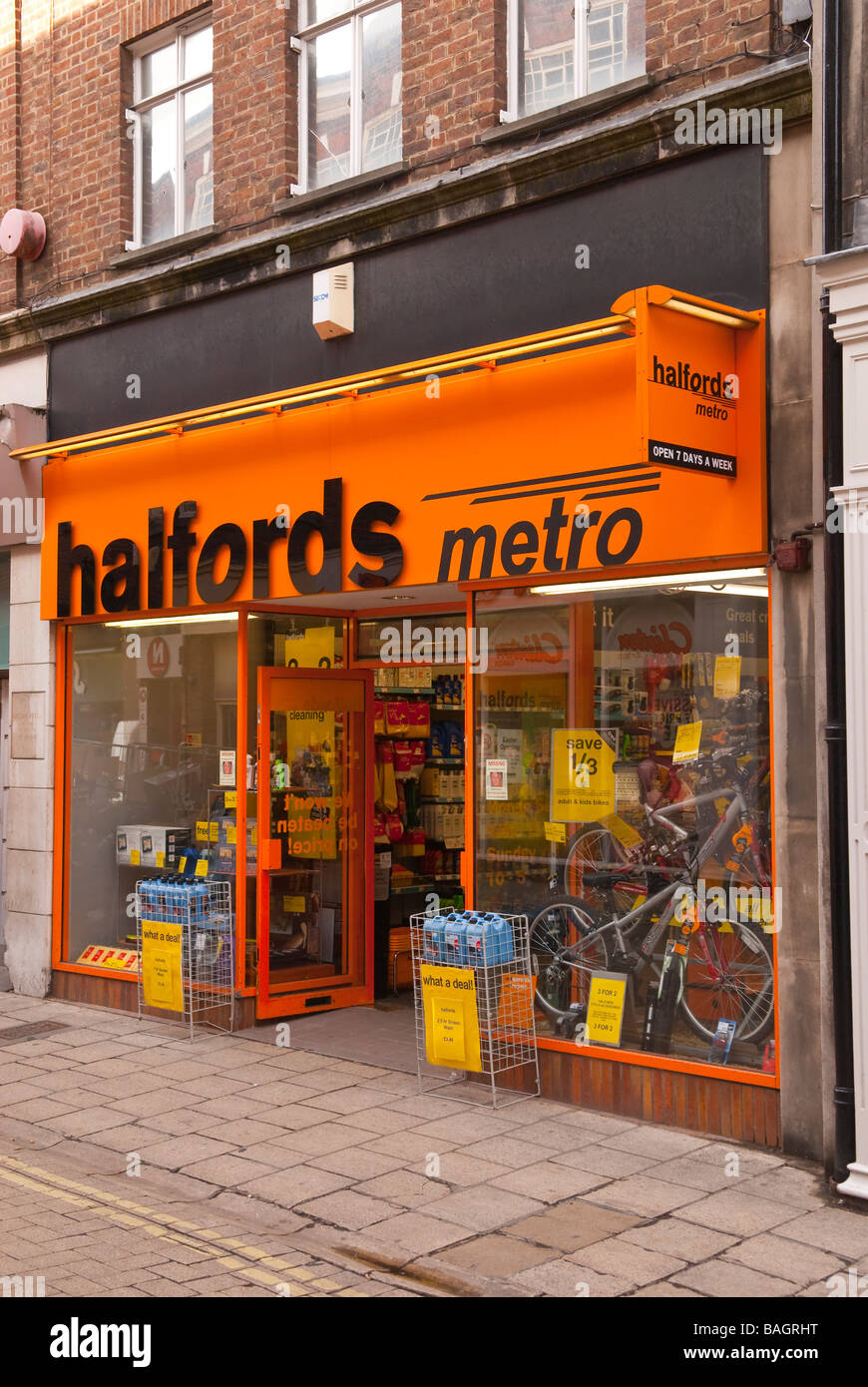 Halfords motoring hi-res stock photography and images - Alamy