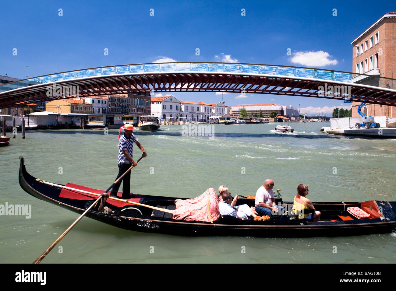 Constitution Bridge, Venice, Italy, Santiago Calatrava, Constitution ...