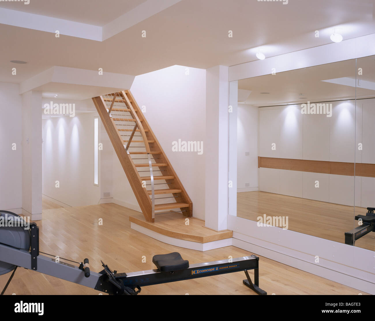 basement gym gym Stock Photo - Alamy