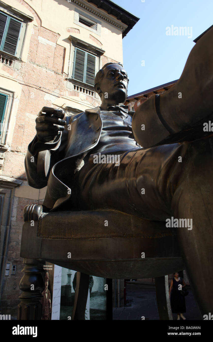 Lucca: Puccini statue 2 Stock Photo - Alamy