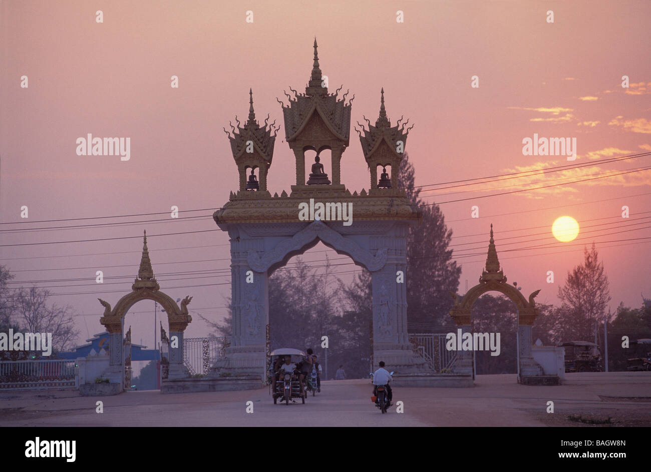 The gate of wat pha that luang hi-res stock photography and images - Alamy