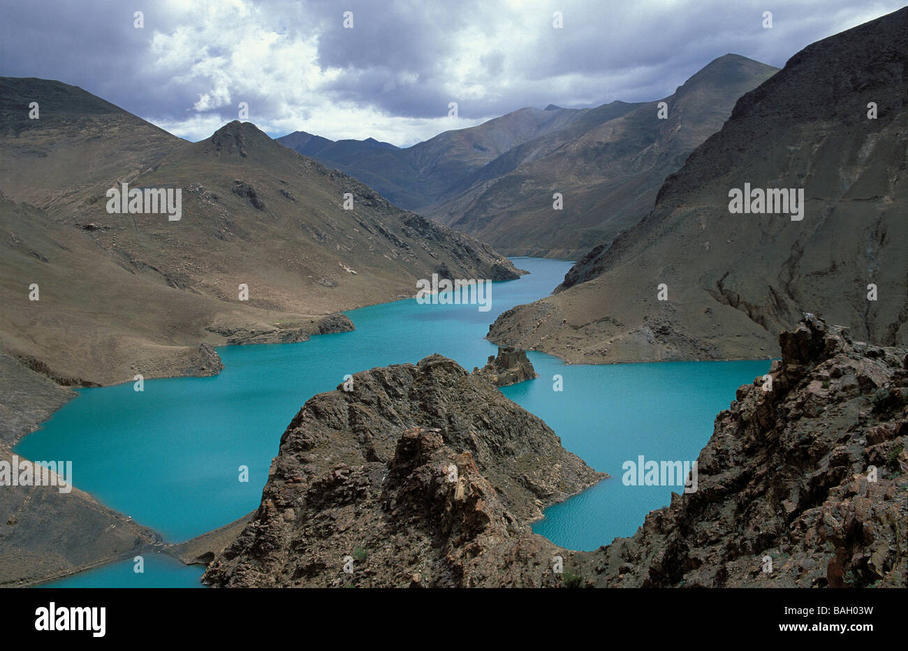 Tsang region hi-res stock photography and images - Alamy