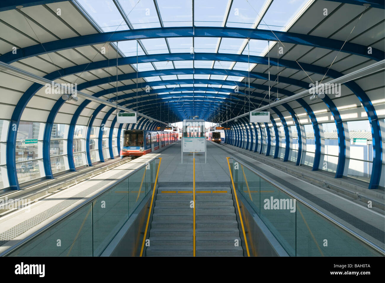 London city airport dlr hi-res stock photography and images - Alamy