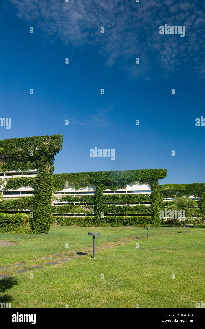 Columbus, Indiana architecture. Cummins Incorporated Corporate Office ...