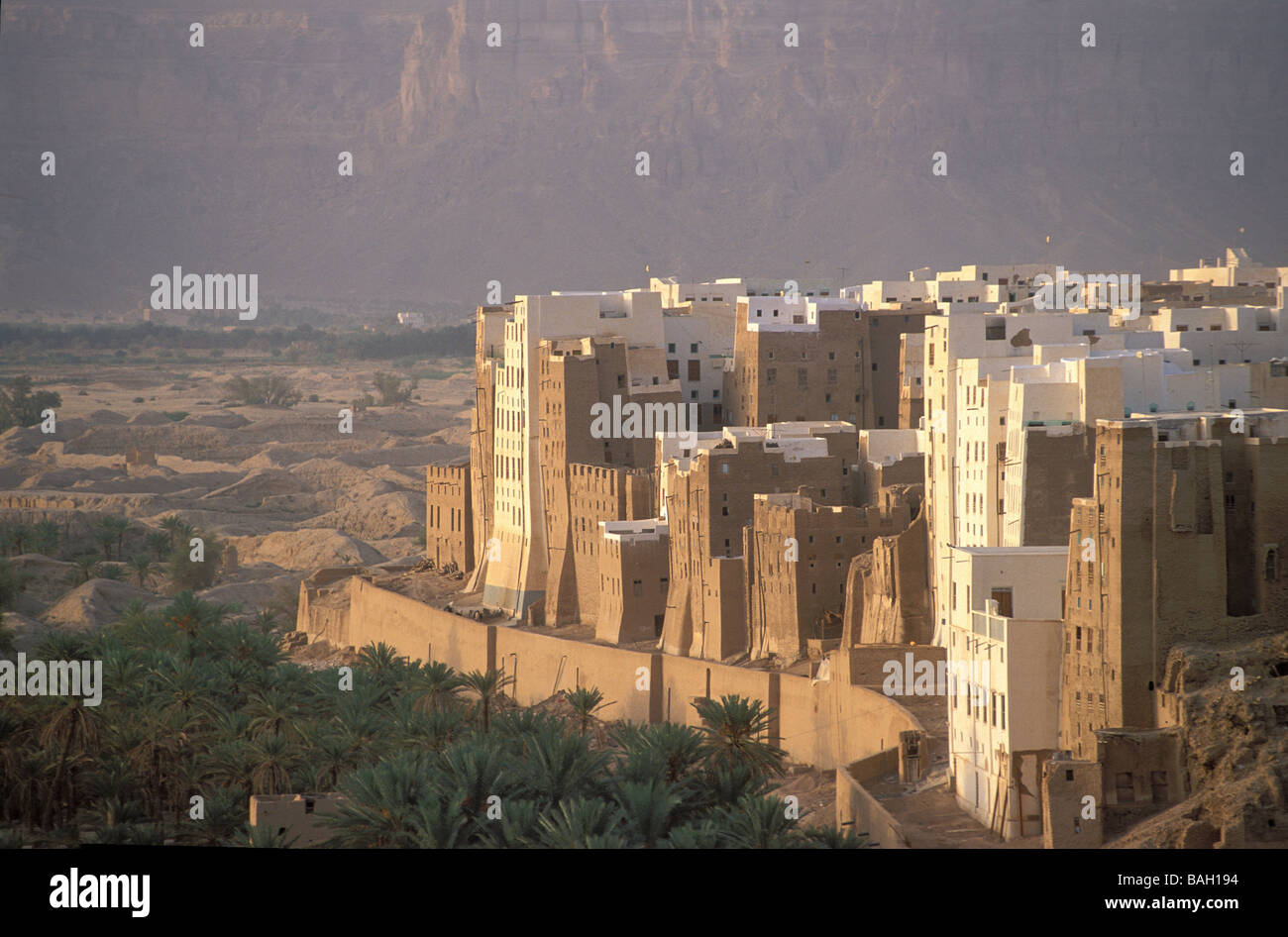 Shibam yemen unesco hi-res stock photography and images - Alamy