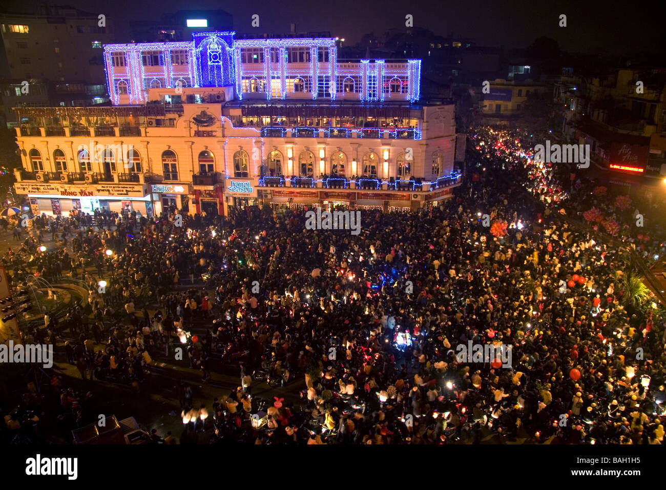 Tet vietnam hi-res stock photography and images - Alamy