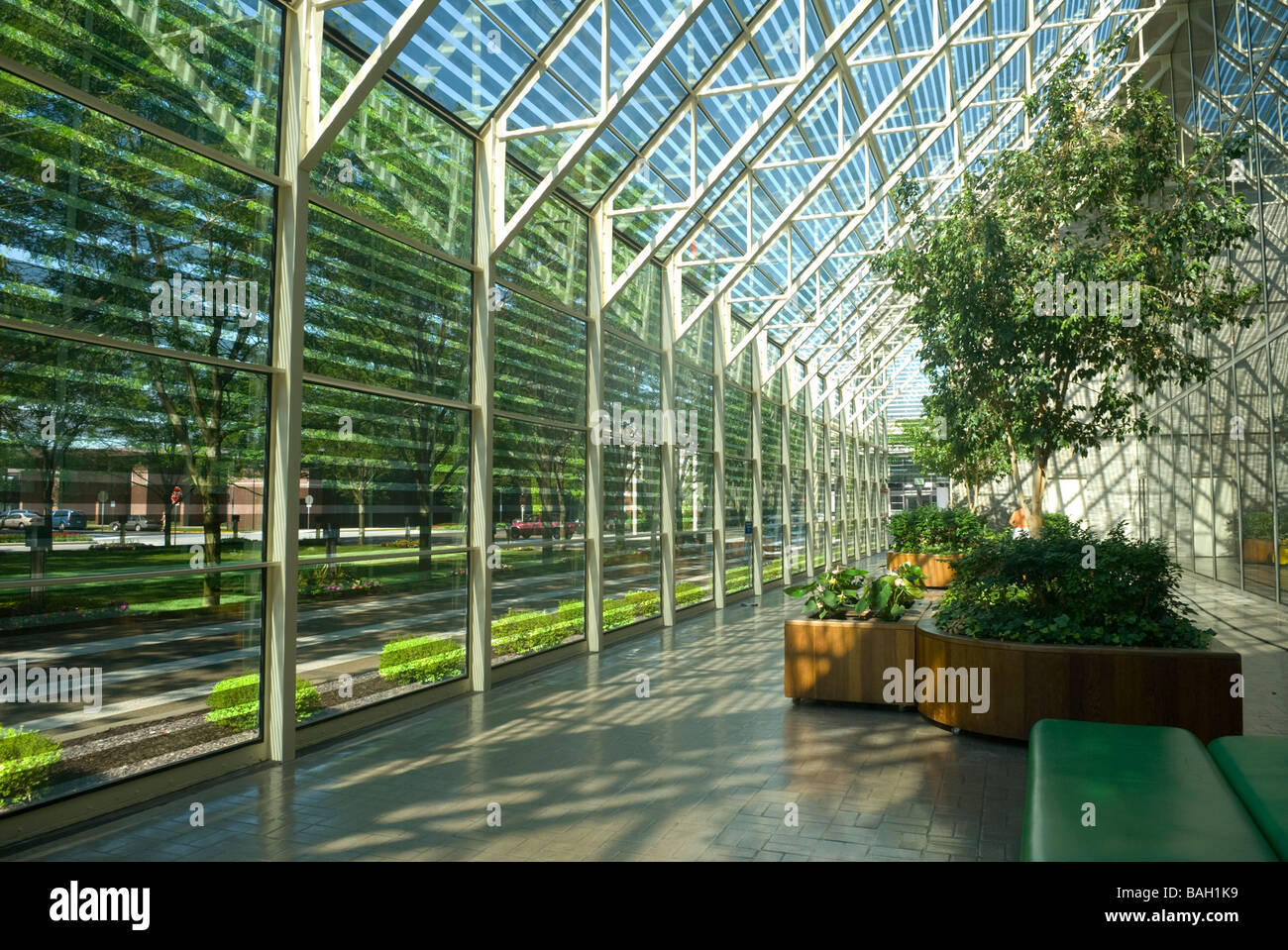 Columbus Indiana architecture. Irwin Union Bank and Trust Company lobby ...