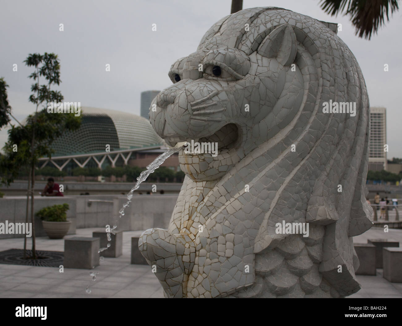 The cub Merlion statue on the Singapore waterfront Stock Photo - Alamy