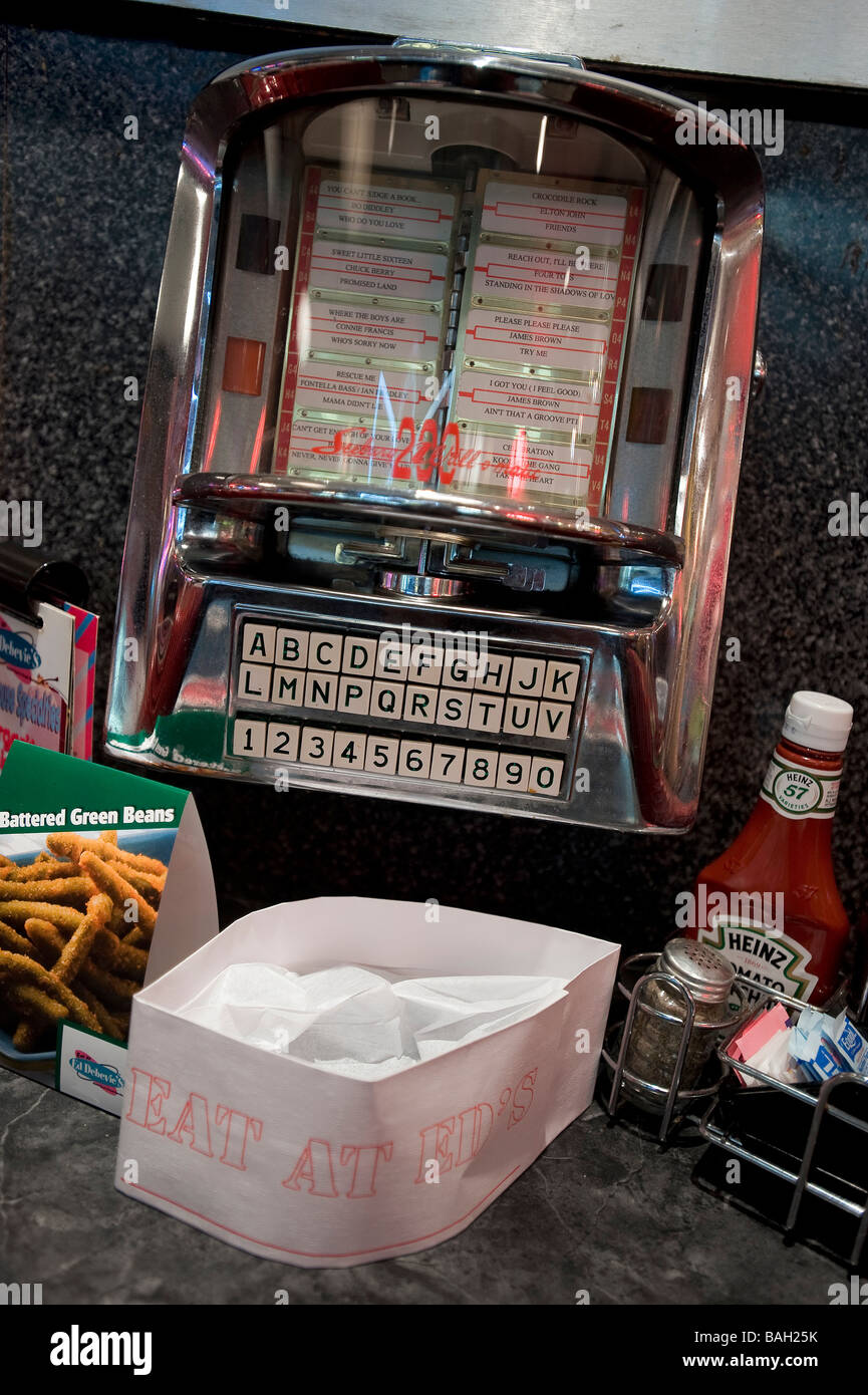 United States, Illinois, Chicago, Ed Debevic's, a 50's diner, jukebox ...