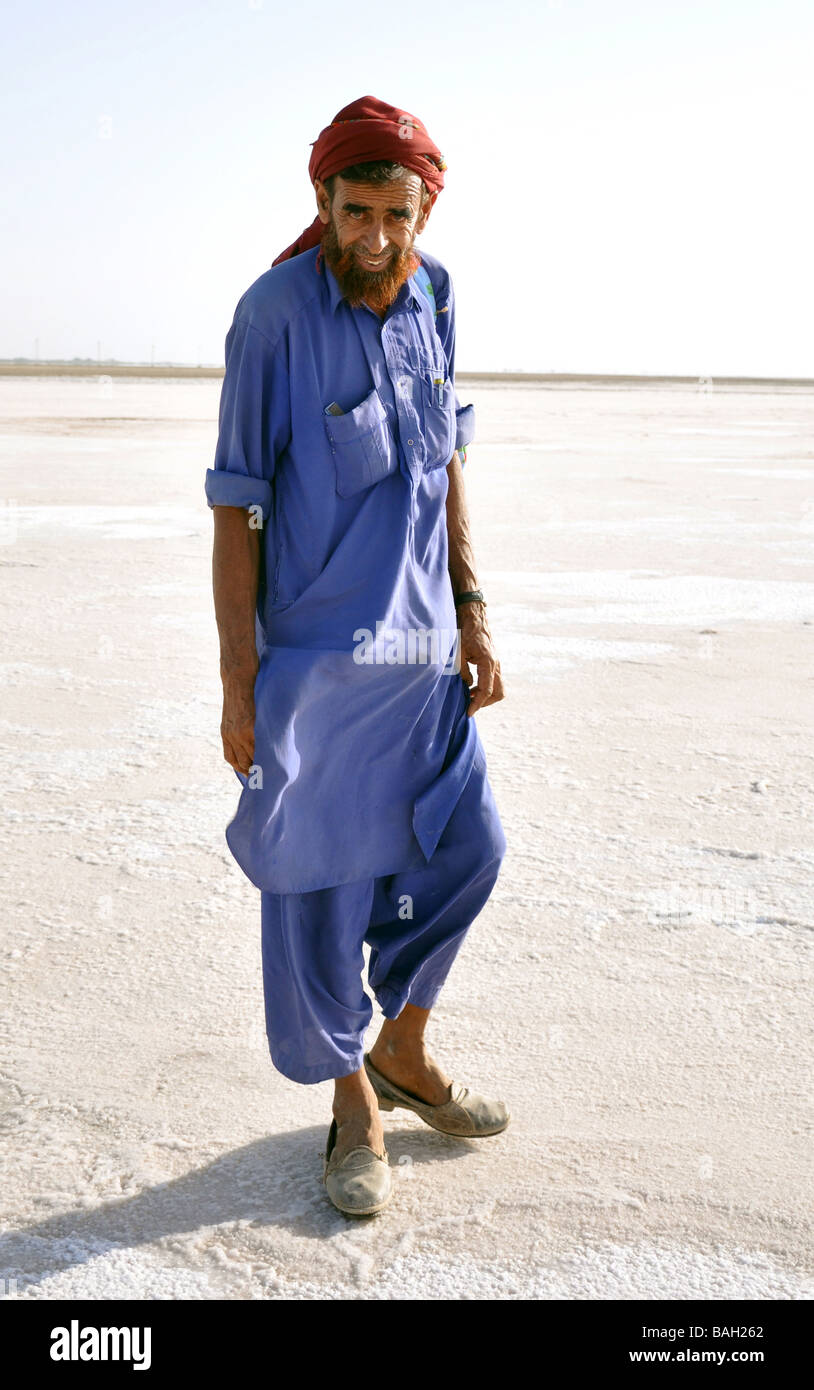 Kutch salt desert hi-res stock photography and images - Alamy