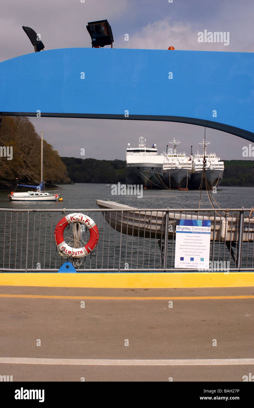 King harry chain ferry river fal hi-res stock photography and images ...