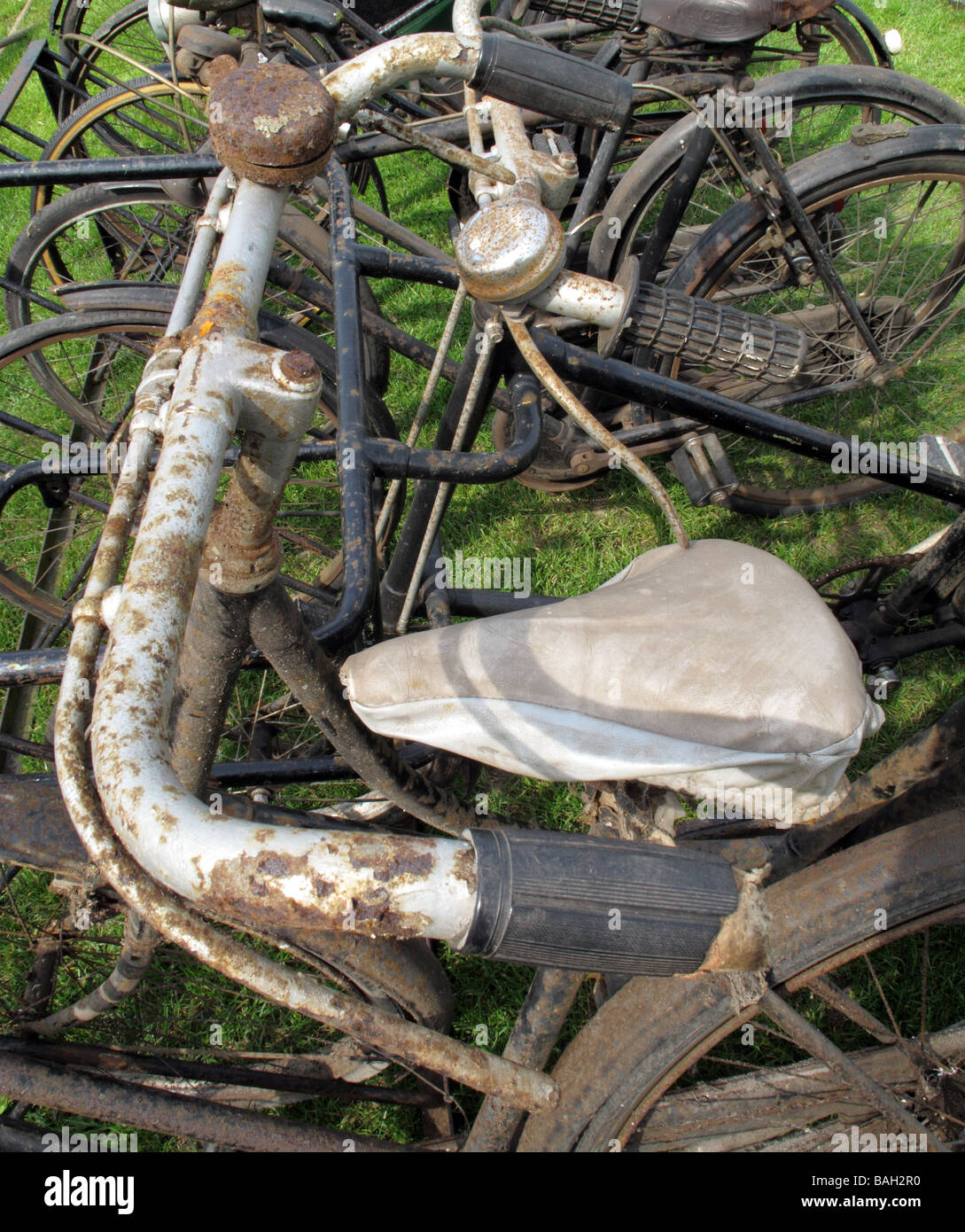 Rusty Bicycles High Resolution Stock Photography and Images - Alamy