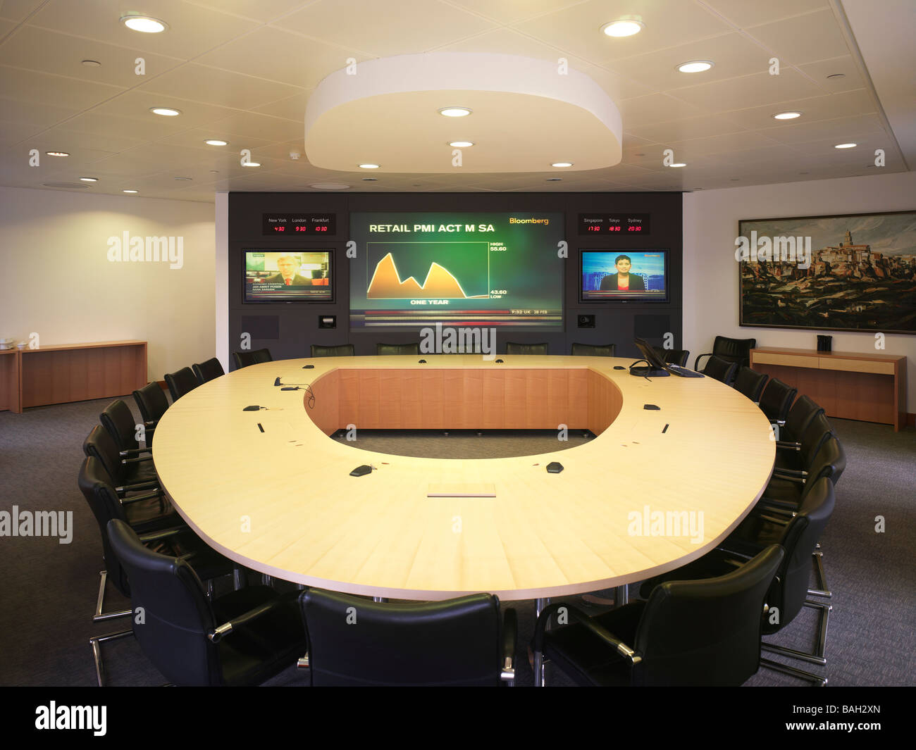 Deutsche bank office interior hi-res stock photography and images - Alamy