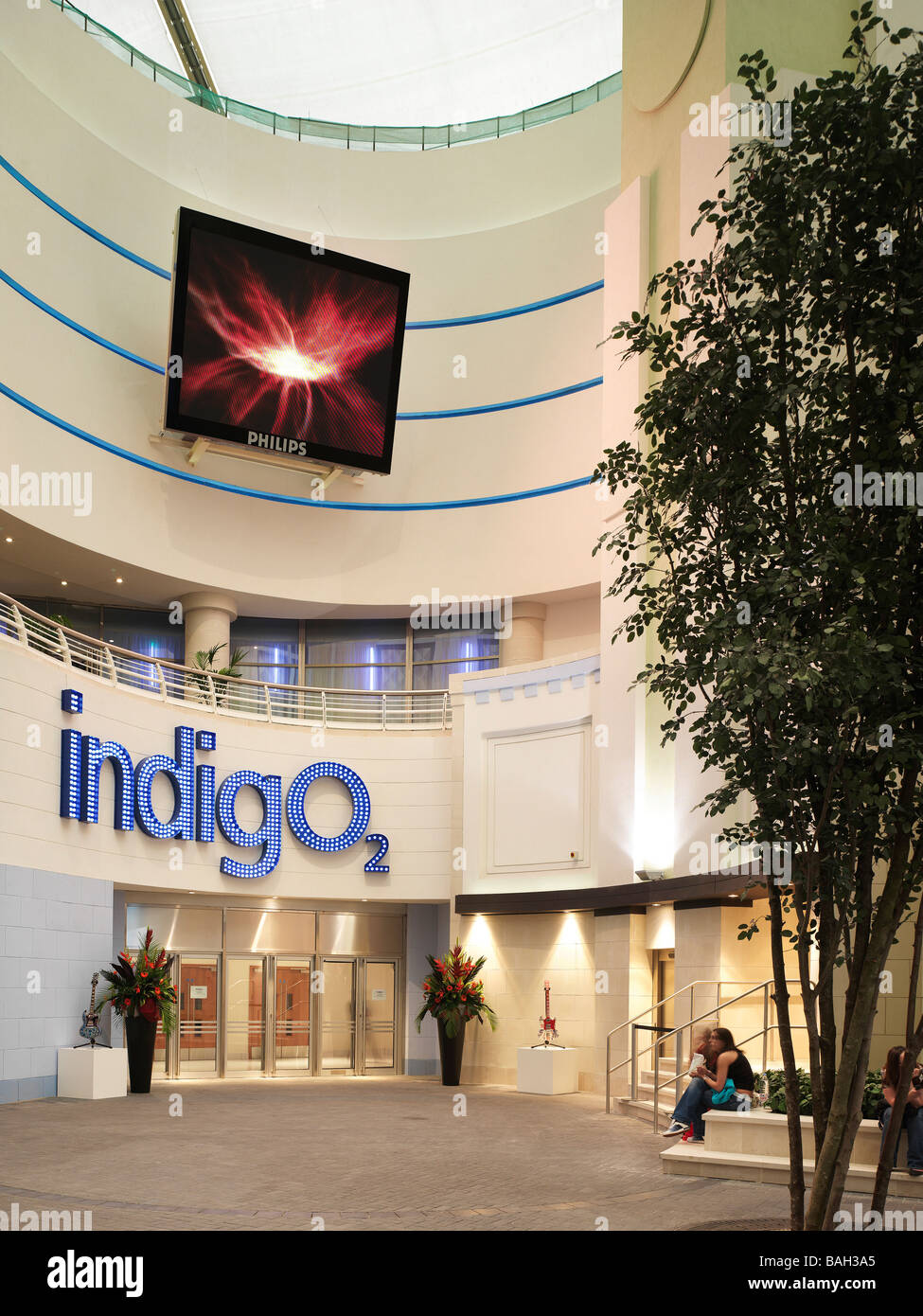 The o2 indigo2 hi-res stock photography and images - Alamy