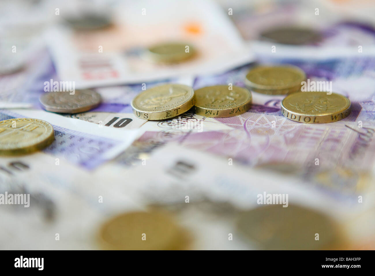 money notes and coins Stock Photo - Alamy