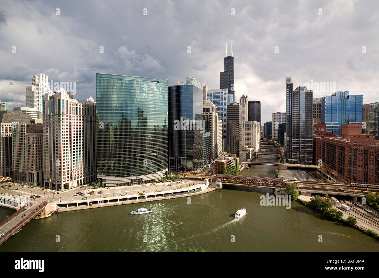 United States, Illinois, Chicago, Loop District, towers of West Wacker ...