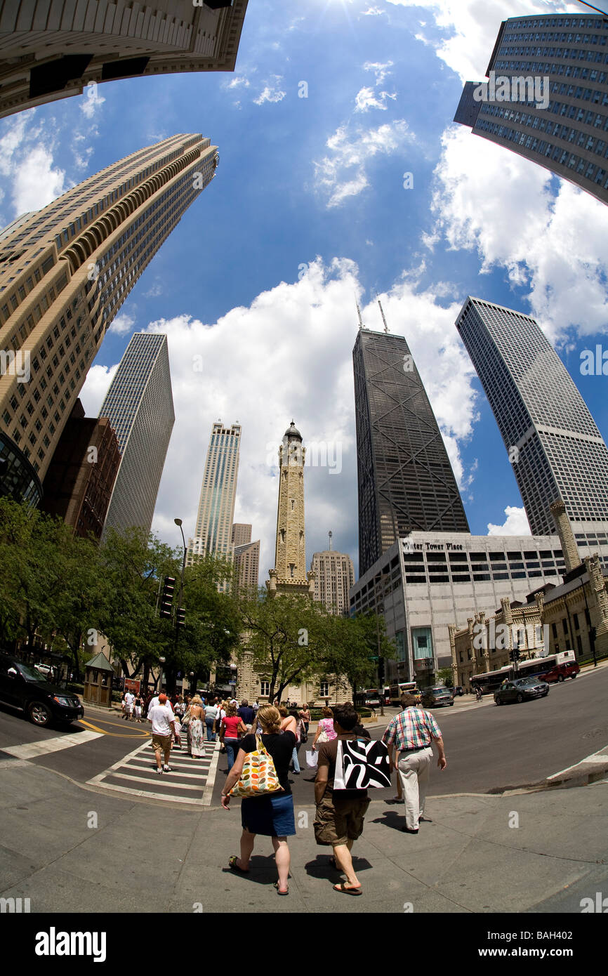 Pedestrian crossing street chicago illinois hi-res stock photography ...