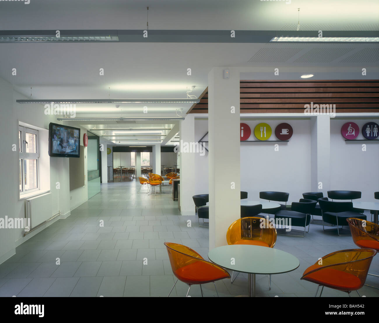 UNIVERSITY OF GREENWICH STUDENTS FACILITIES, DANNATT JOHNSON ARCHITECTS ...