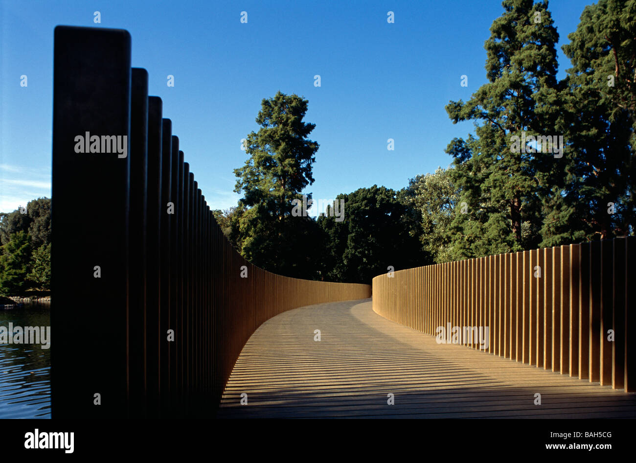SACKLER CROSSING BRIDGE, JOHN PAWSON, RICHMOND UPON THAMES, UNITED ...