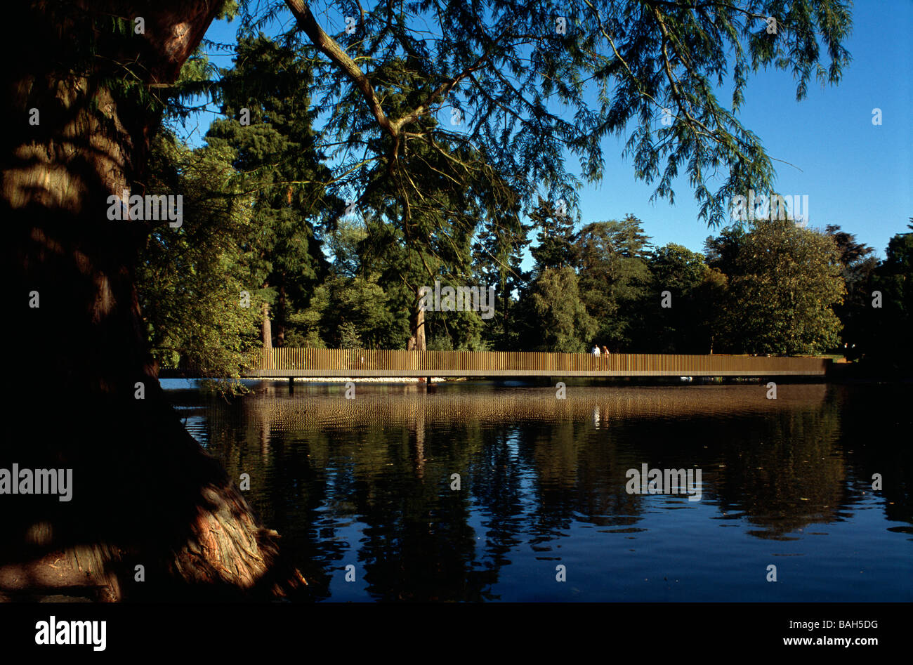 SACKLER CROSSING BRIDGE, JOHN PAWSON, RICHMOND UPON THAMES, UNITED ...