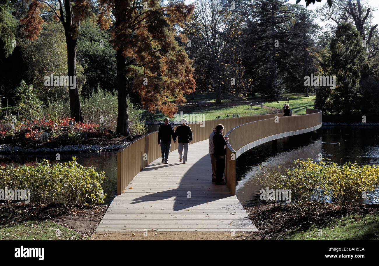 Sackler bridge kew gardens hi-res stock photography and images - Alamy