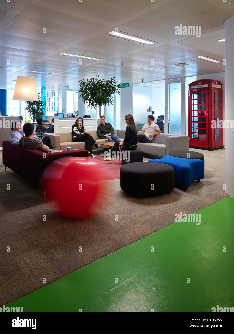 Google london hi-res stock photography and images - Alamy