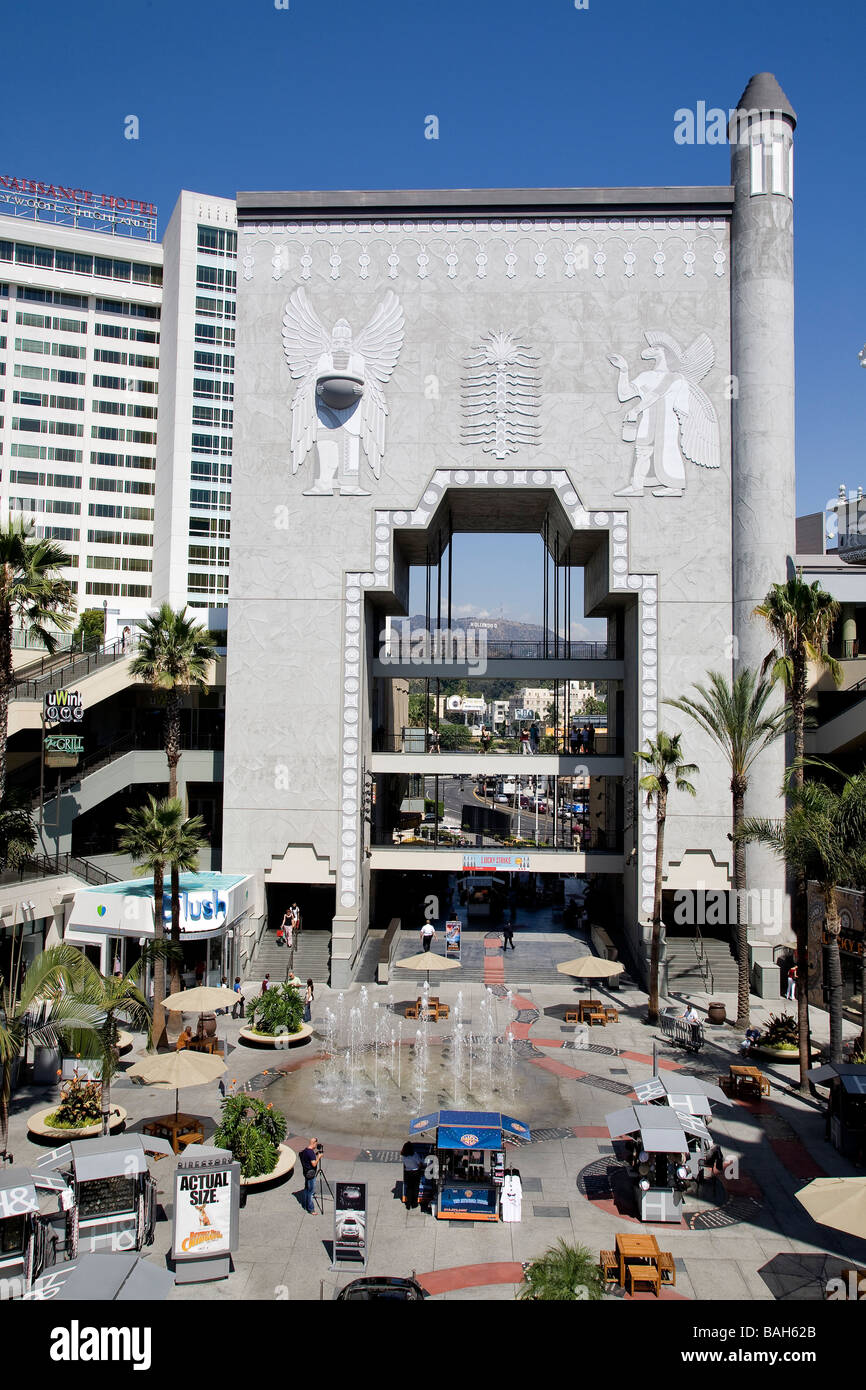 Babylon courtyard hi-res stock photography and images - Alamy
