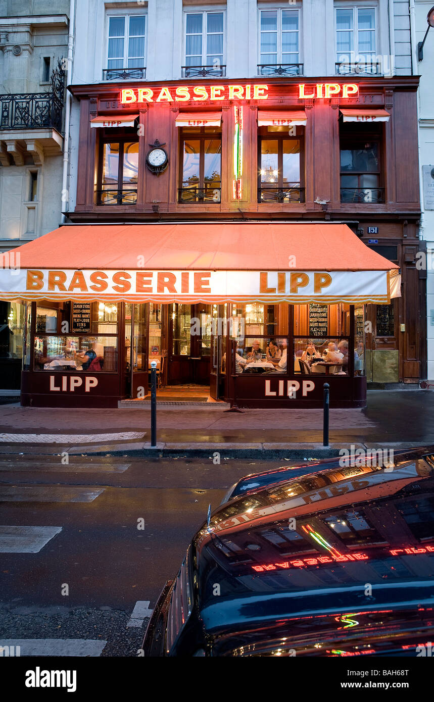 France, Paris, Saint Germain des Pres District, the Brasserie Lipp ...