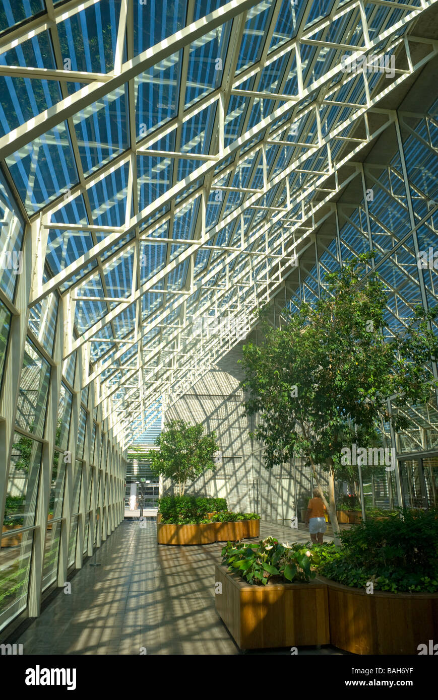 Columbus Indiana architecture. Irwin Union Bank and Trust Company lobby ...