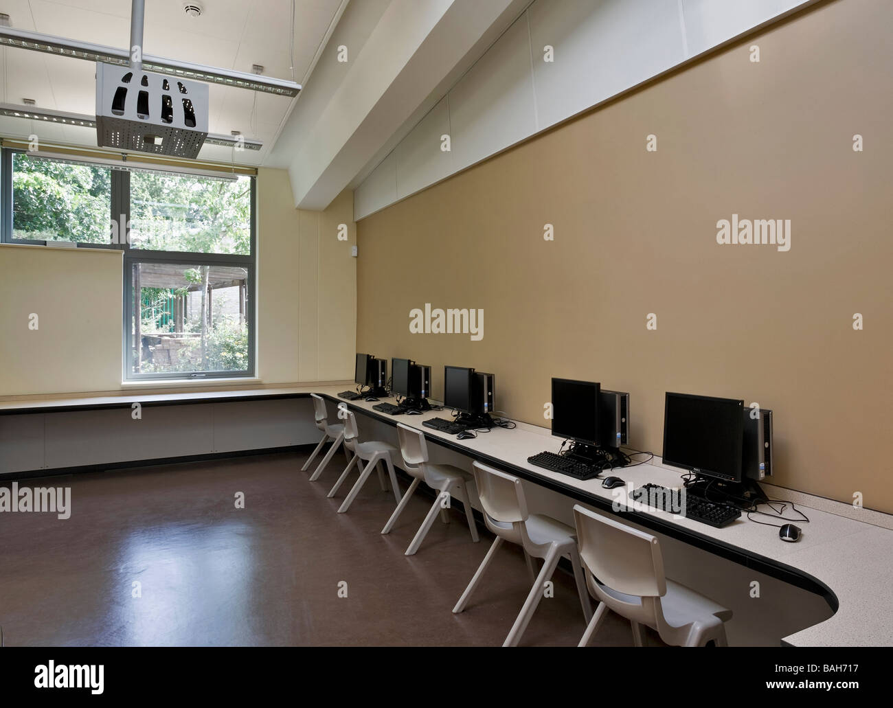 NEW WOODLANDS SCHOOL, DLA ARCHITECTURE, BROMLEY, UNITED KINGDOM Stock ...