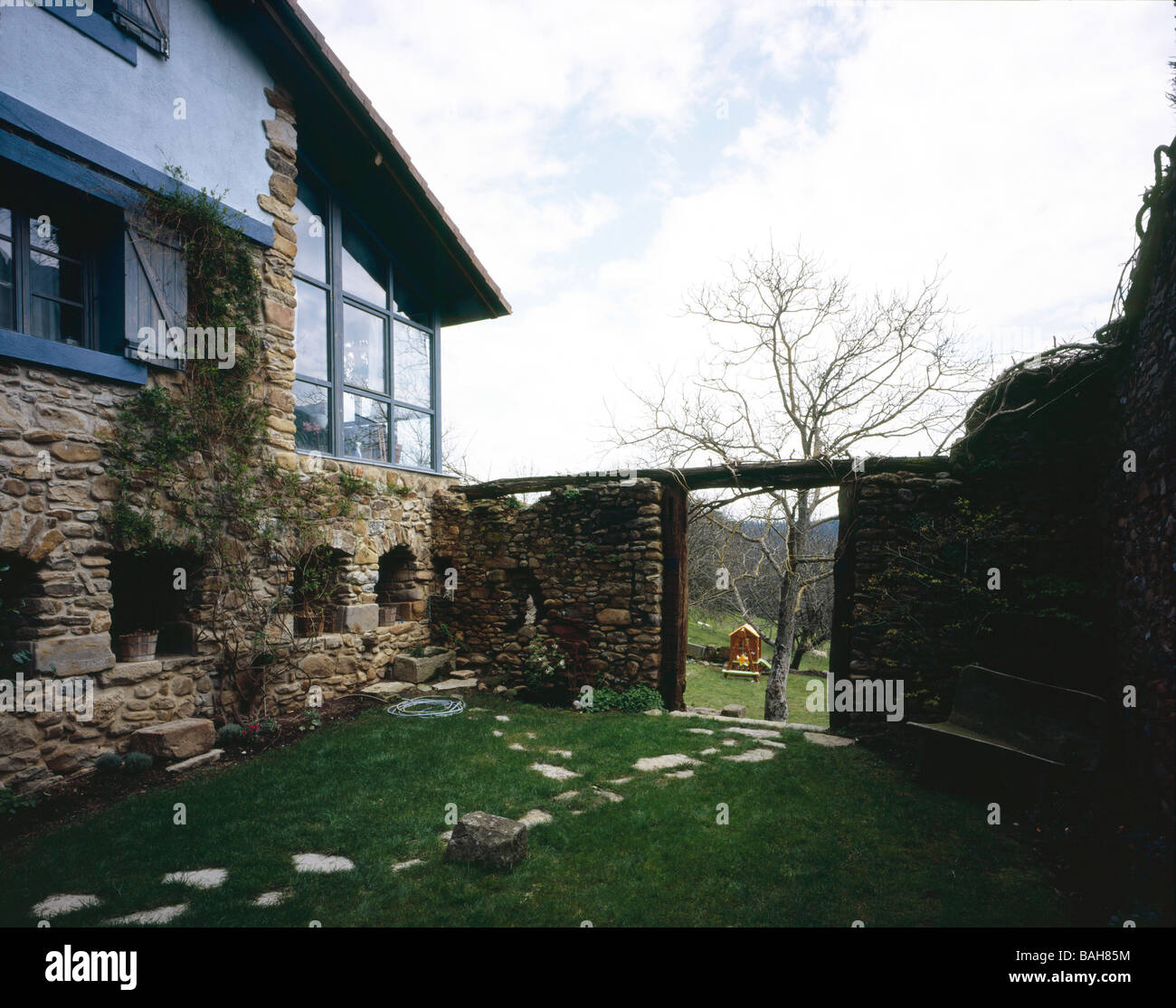 BASERRI BETIKOA, F451 ARQUITECTURA, ABADINO, SPAIN Stock Photo - Alamy