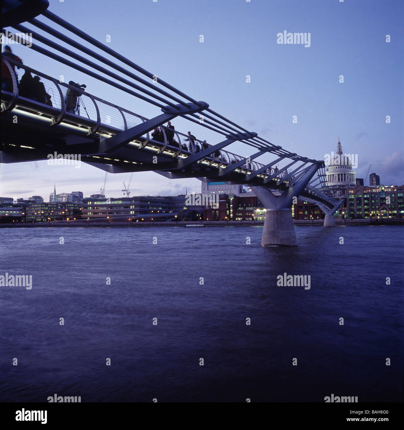 Millennium Bridge, London, United Kingdom, Foster and Partners Ove Arup ...