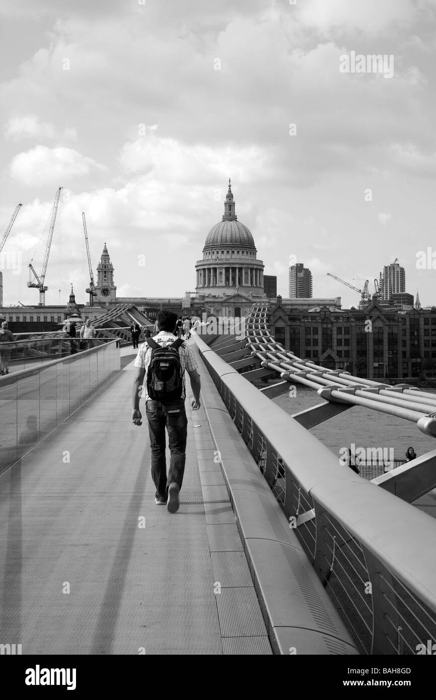 Millennium Bridge, London, United Kingdom, Foster and Partners Ove Arup ...