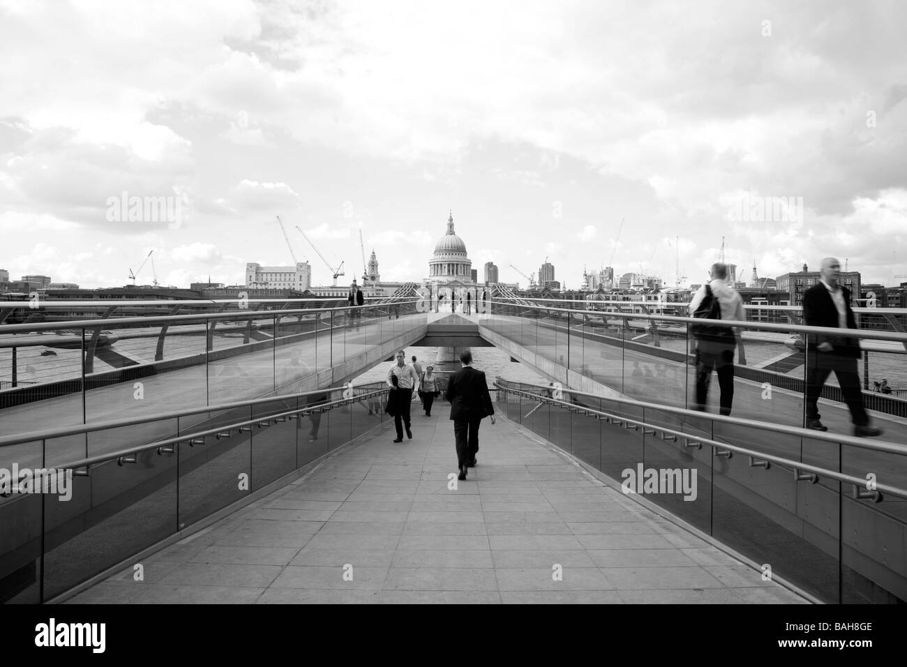 Millennium Bridge, London, United Kingdom, Foster and Partners Ove Arup ...