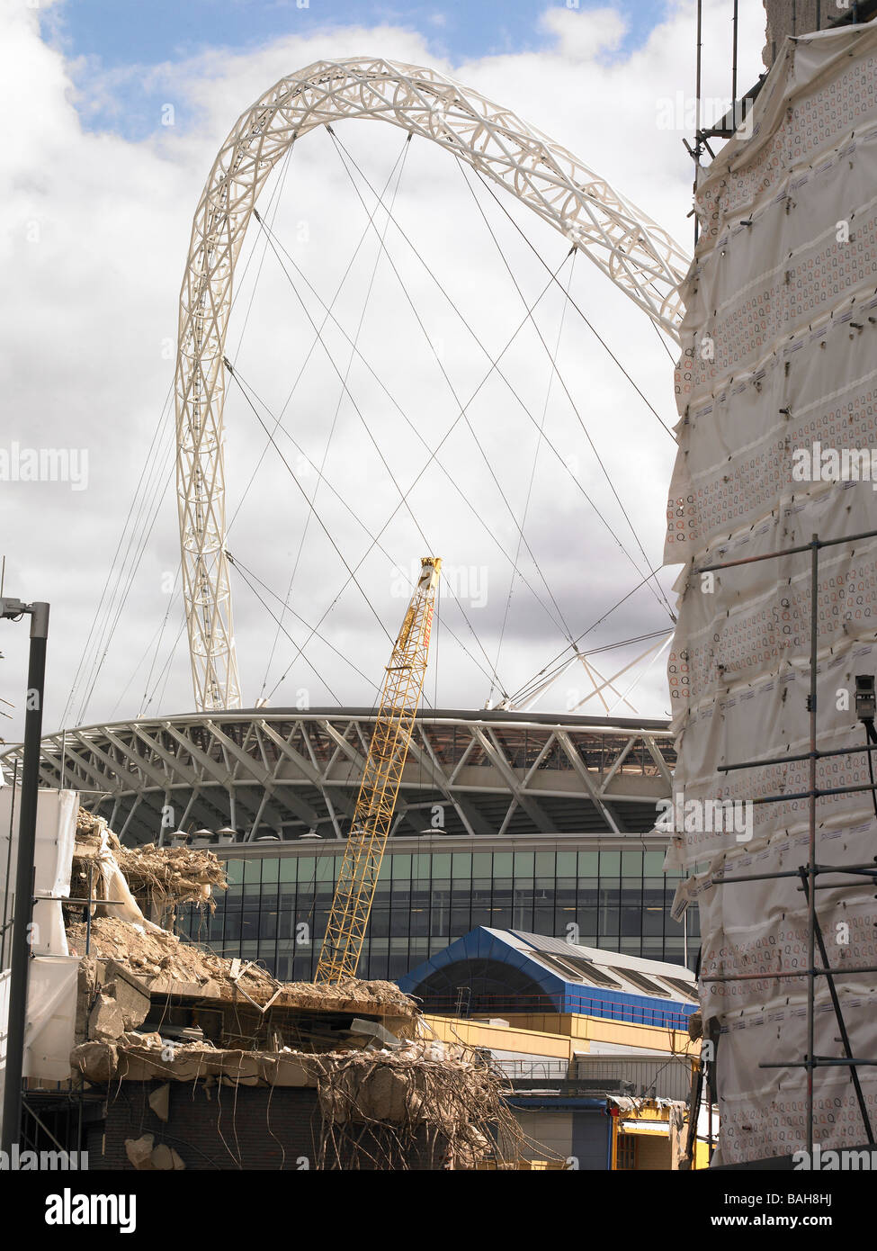 Norman foster wembley stadium hi-res stock photography and images - Alamy