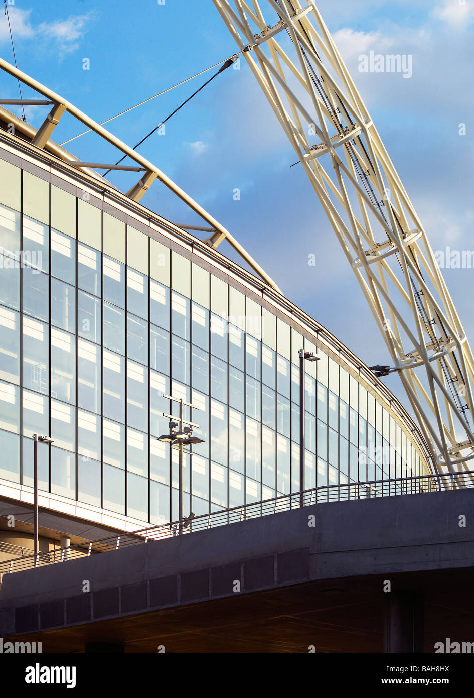 wembley stadium section of steel arch from north entrance Stock Photo ...