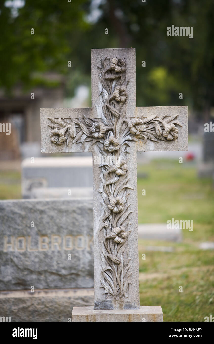 Chrisitan cross Tombstones Angelus Rosedale Cemetery Los Angeles ...