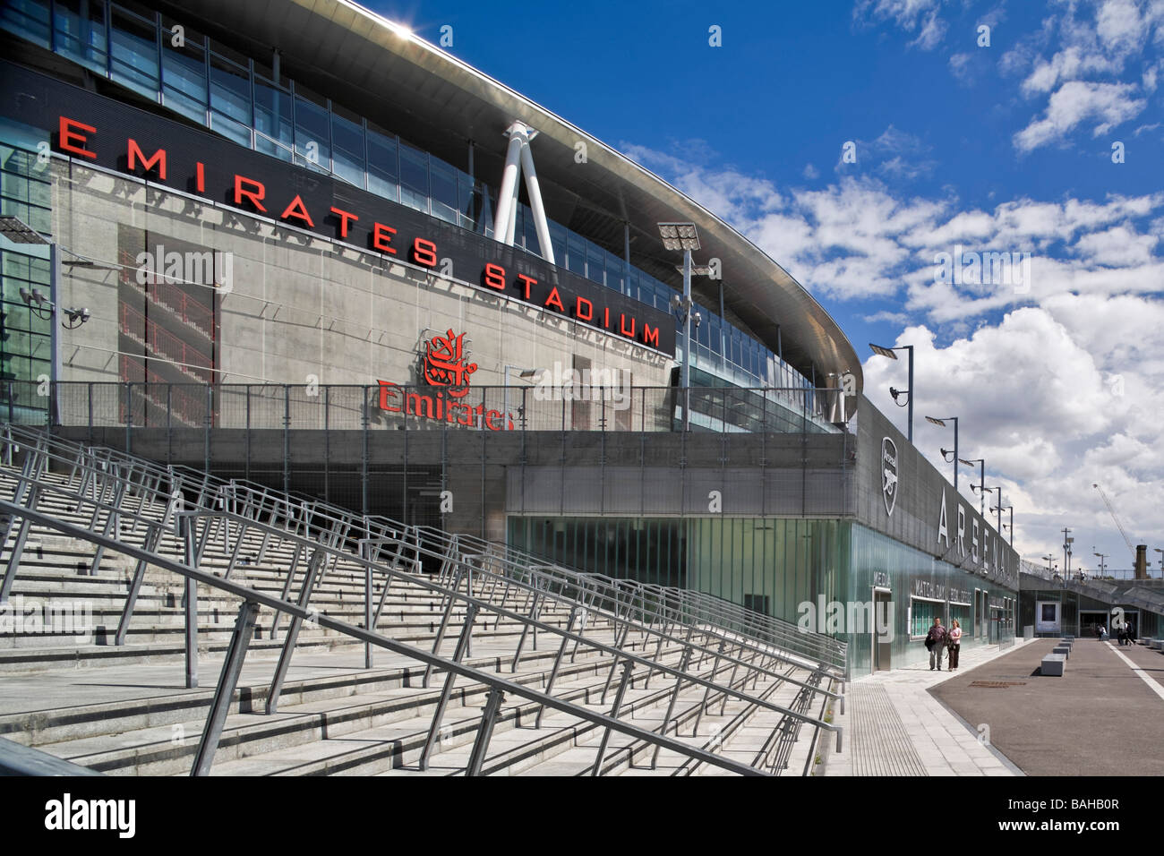 Emirates stadium emirates stadium hi-res stock photography and images ...
