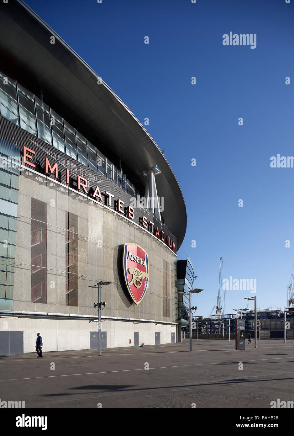 Outside emirates stadium High Resolution Stock Photography and Images ...