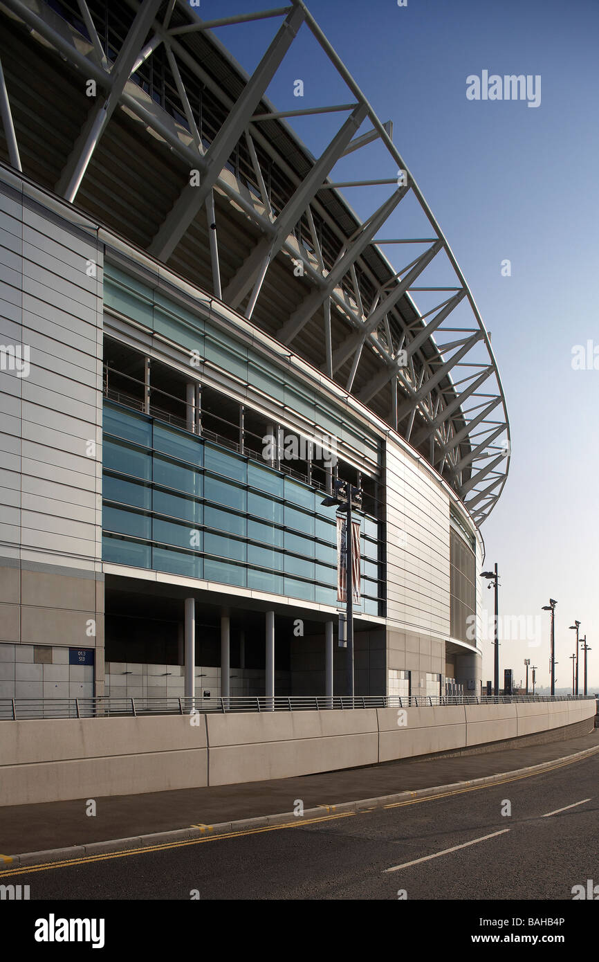 wembley stadium side lit view of facade Stock Photo - Alamy