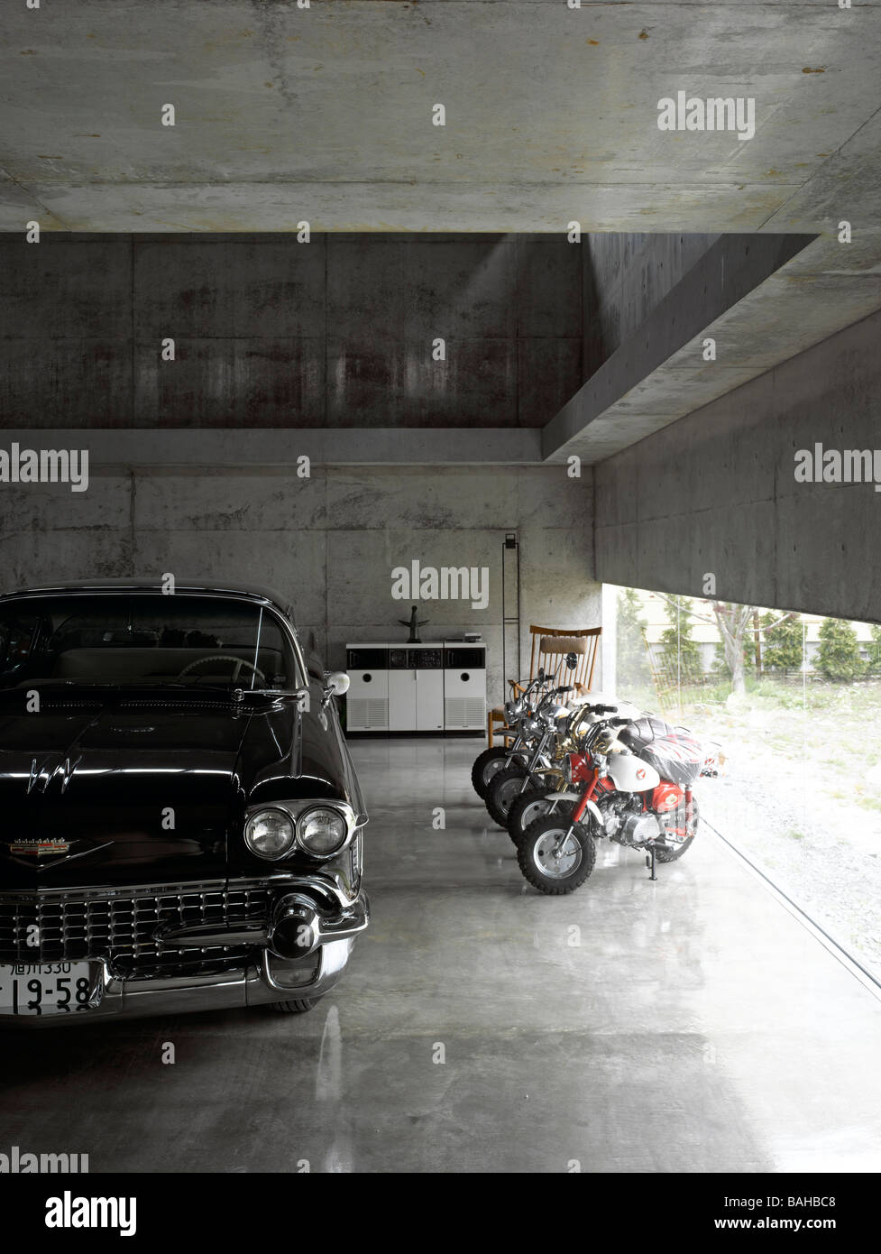 Garage architecture hi-res stock photography and images - Alamy