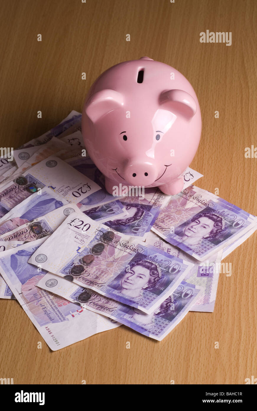 British piggy bank notes hi-res stock photography and images - Alamy