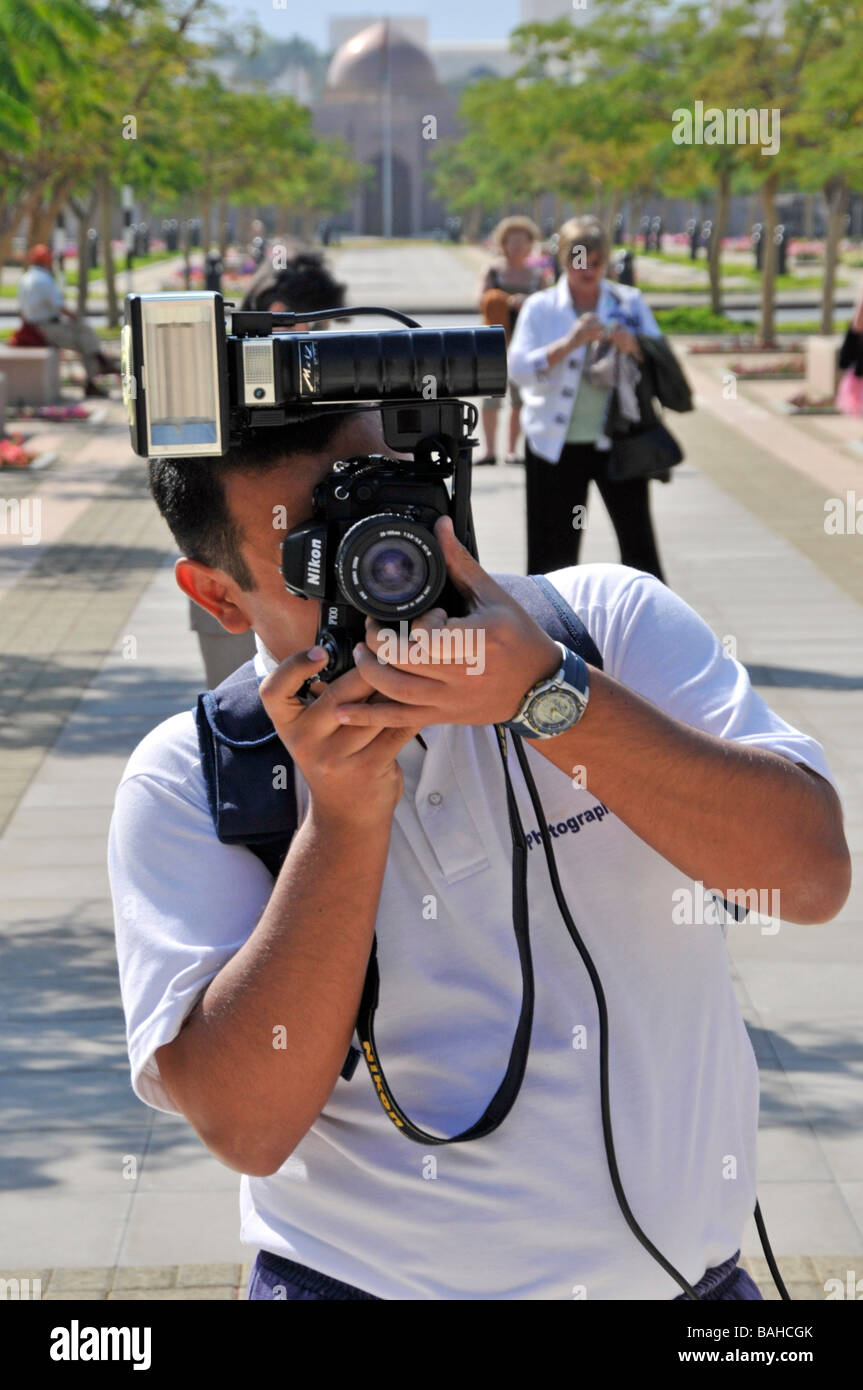 Photographer caught on camera working at snapping tourists leaving the ...