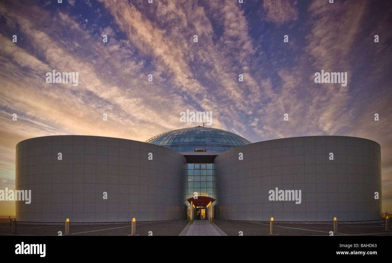 Hot water storage towers in Reykjavik with the restaurant Perlan on top ...