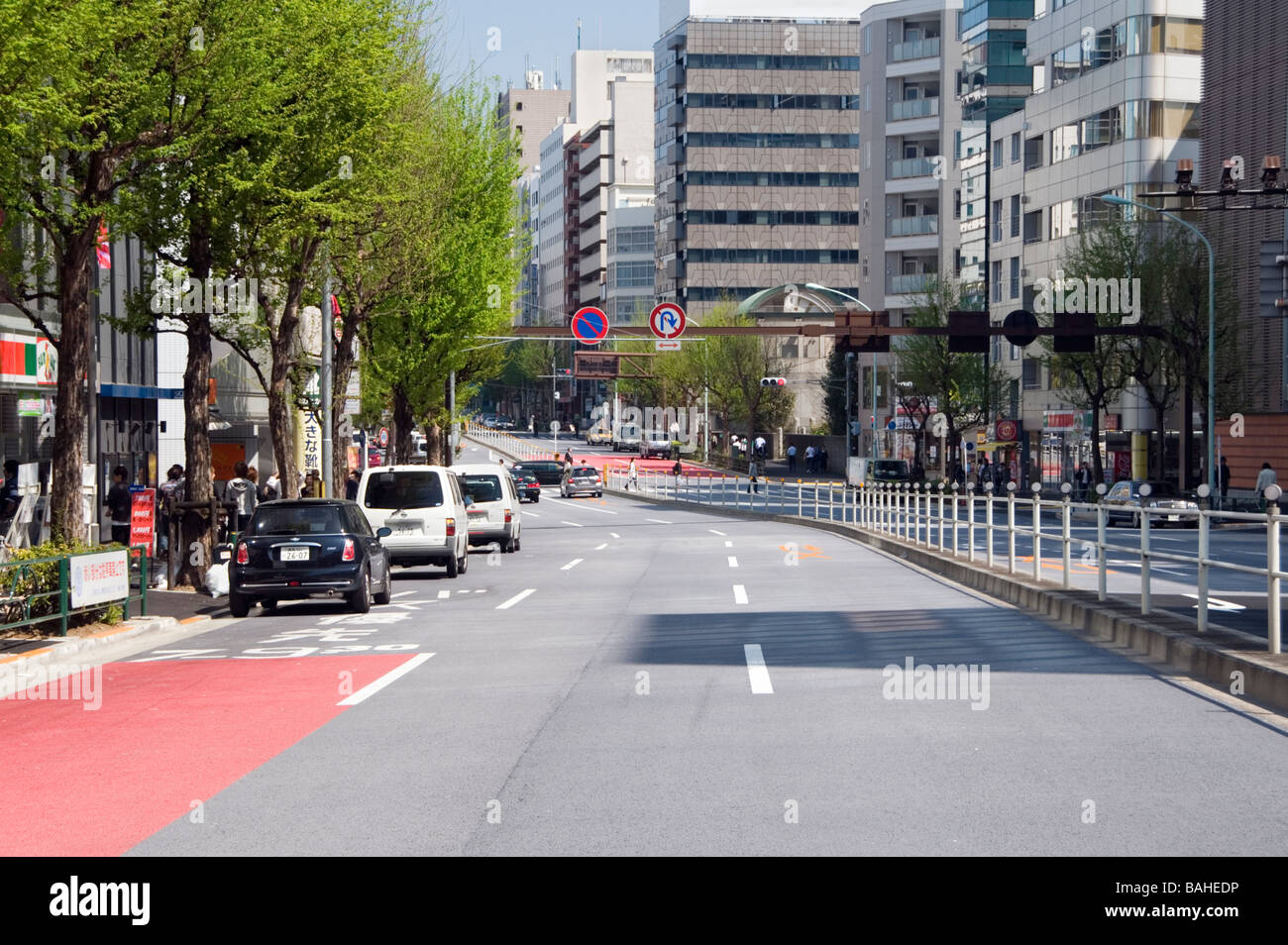 Insulated pavement surface to mitigate the urban heat island effect in ...