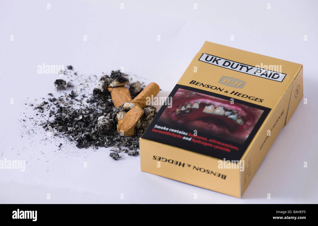 Cigarette packet warning hi-res stock photography and images - Alamy