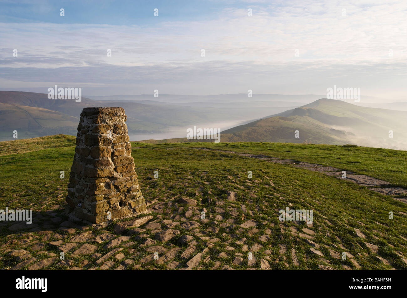 Mam Tor Edale Valley Derbyshire UK Stock Photo - Alamy