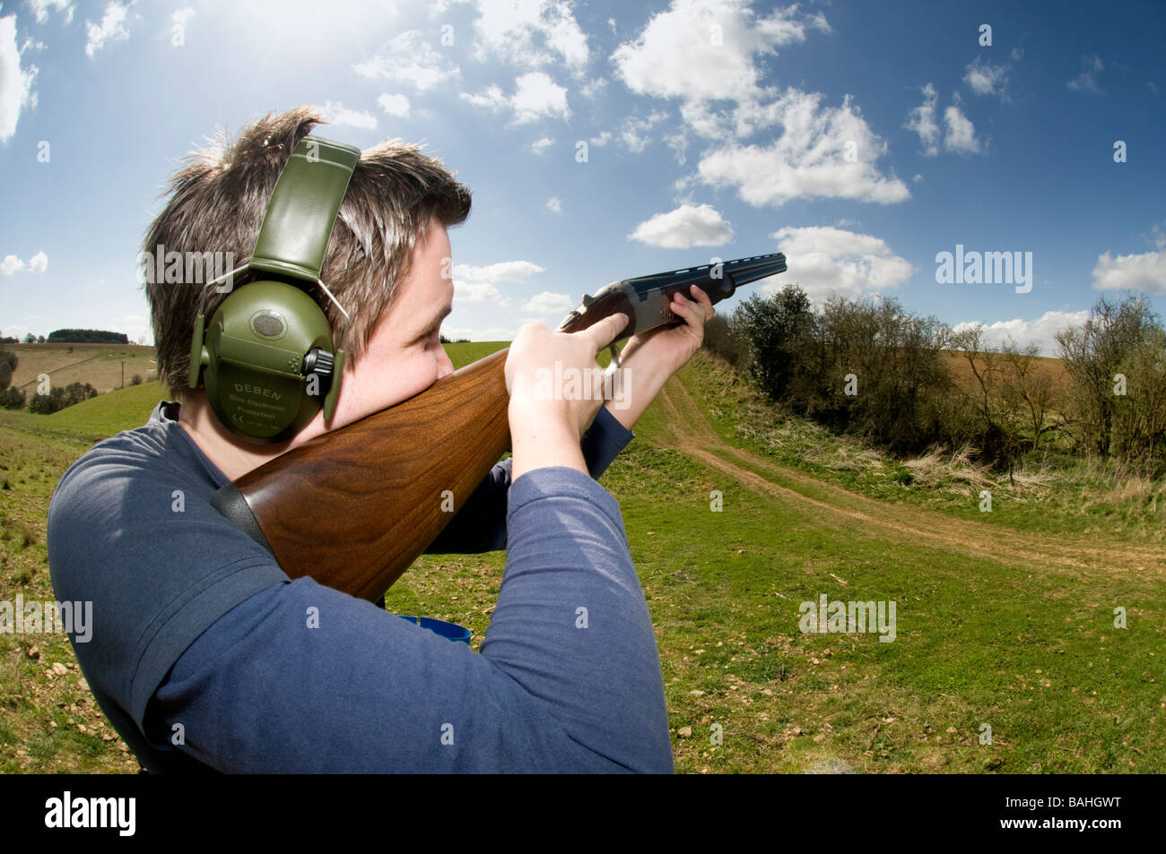 Clay pidgeon shoot hi-res stock photography and images - Alamy
