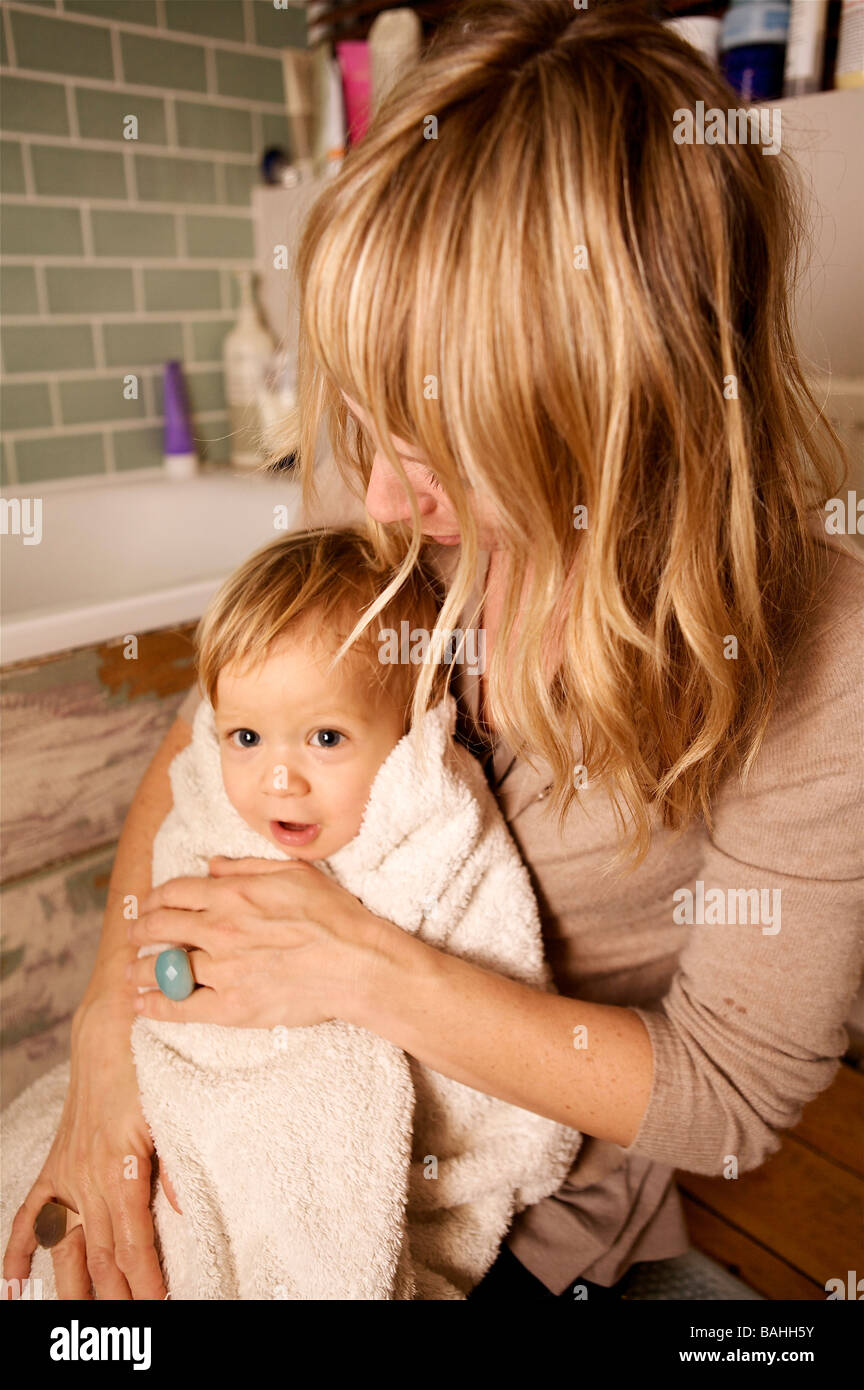 Baby bath towel hi-res stock photography and images - Alamy