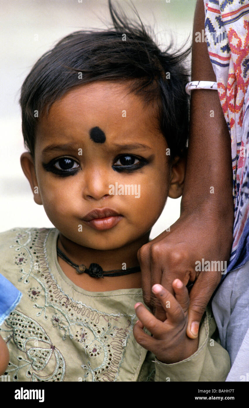 little girl portrait, calcutta, india, asia Stock Photo - Alamy